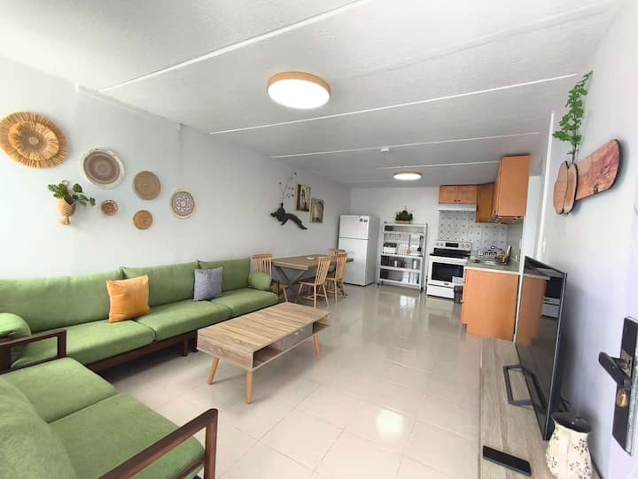 男生宿舍3号床靠近finance Center考场和micronesia Mall和机场 - Guam