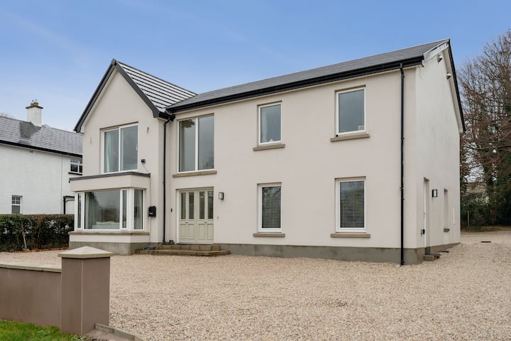 Luxurious King Room Near Bf International Airport - Antrim