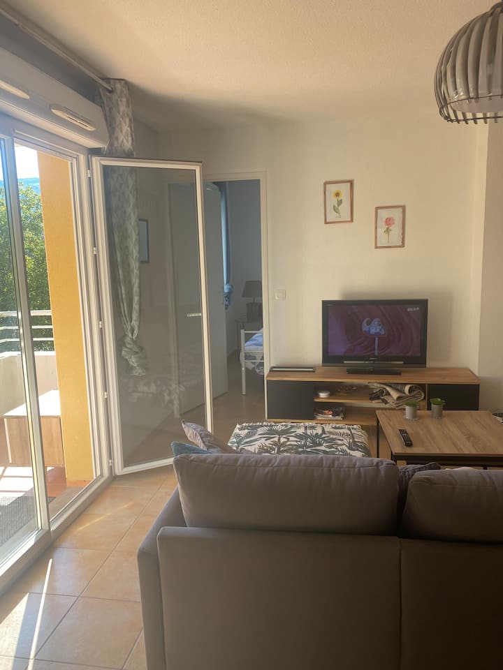 Appartement Calme Avec Balcon Et Parking Sécurisé - Alpes-de-Haute-Provence
