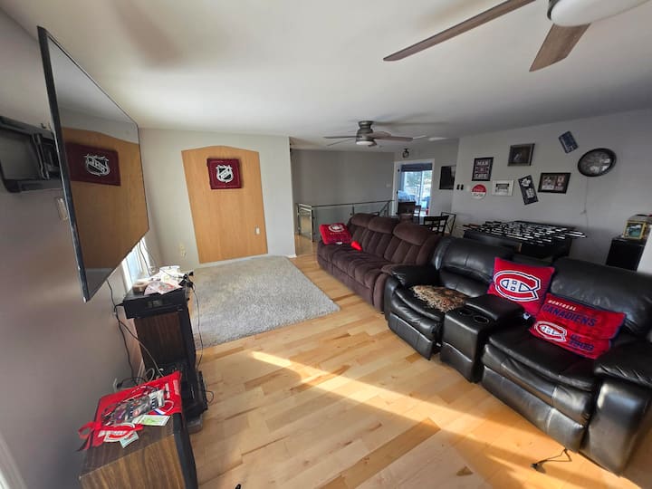 Double Bedroom-private-rideau River, Water Access. - Kemptville