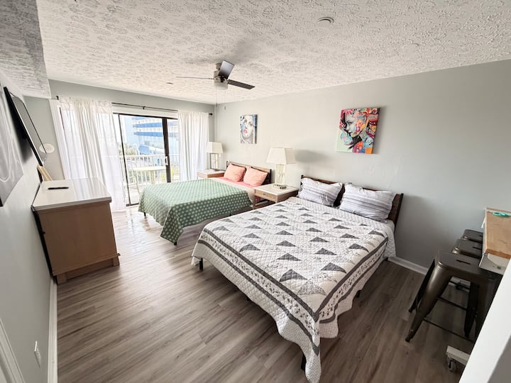 Cozy Beach Getaway Retreat - Myrtle Beach, SC