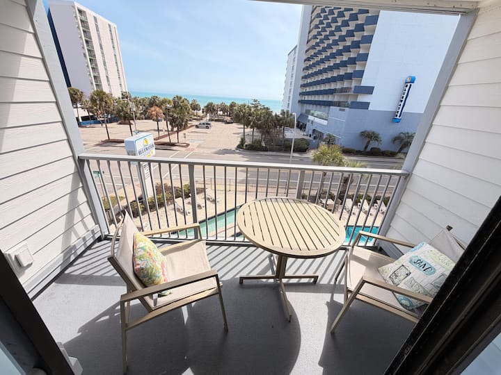 Beach Getaway Across From Ocean| Near Airport - Myrtle Beach, SC
