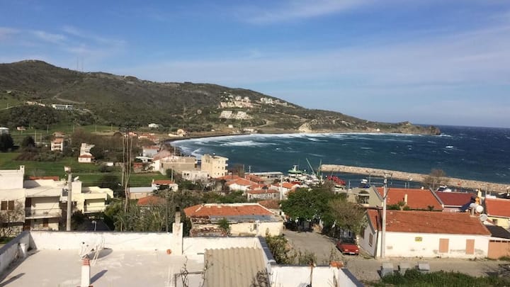 Karaburun'da Deniz Manzaralı Ev - Karaburun