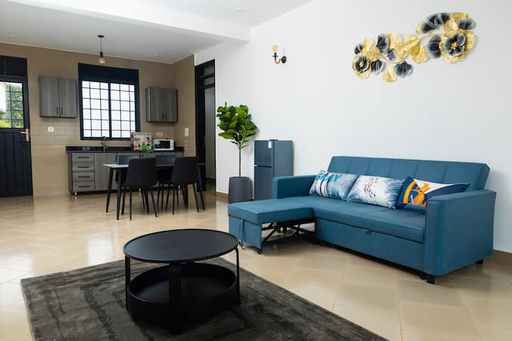 Cozy & Modern 2br Haven | Bweya Suites, Kajjansi - Uganda