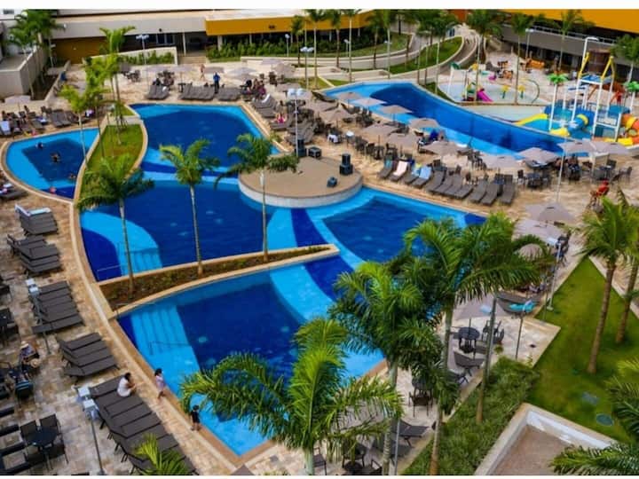 Resort Lindo Para Suas Feiras. - Olímpia