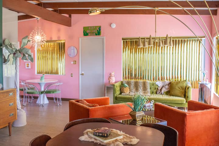 Joshua Tree Desert Glam Pad (Vintage Photo Op) - Yucca Valley, CA