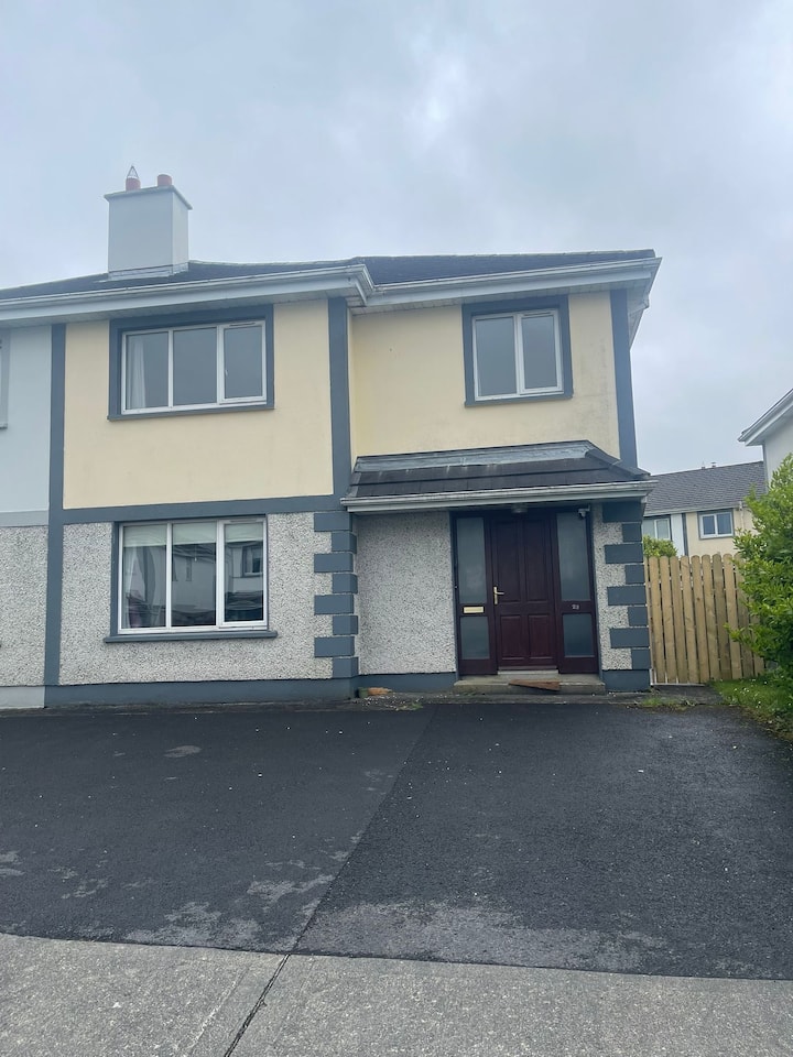 4 Bedroom House Castlebar.(4 Double Beds) - Castlebar