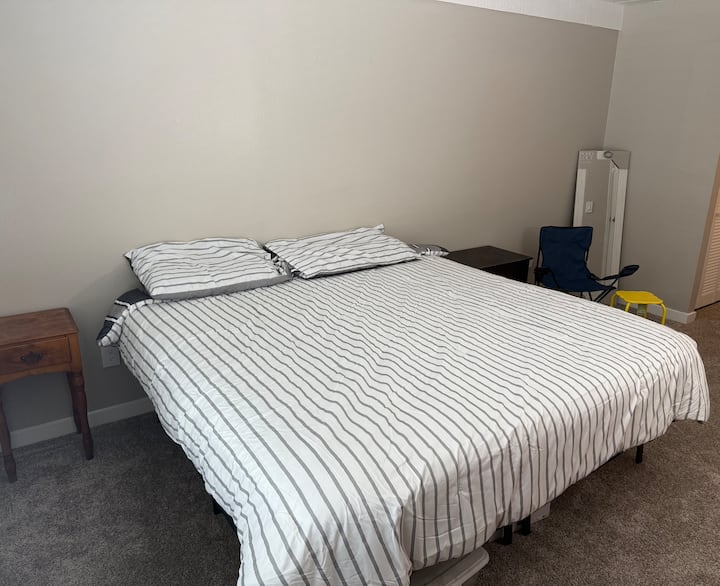 Clean Cozy Room/shared Bathroom - Claremont, CA
