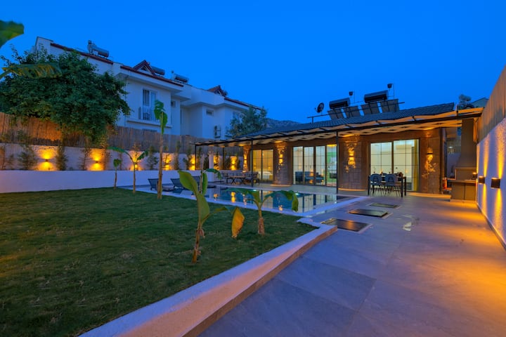Her Köşesi Ayrı Bir Huzur - Hisarönü