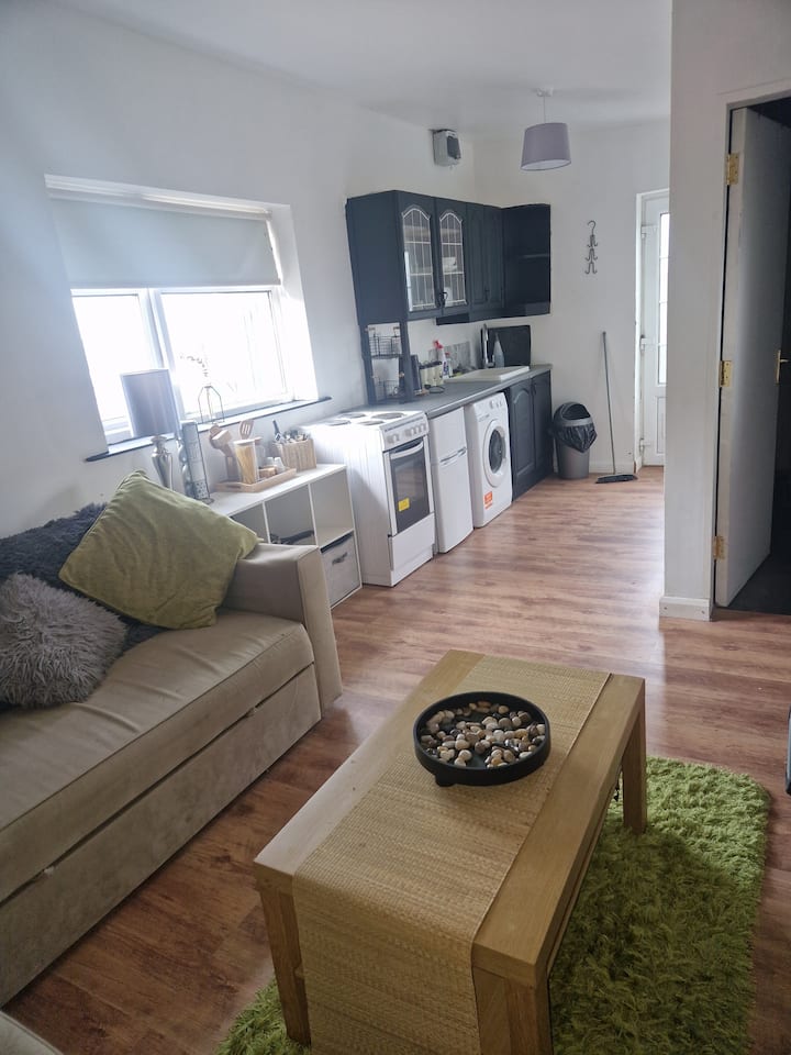 The Hideaway - Letterkenny