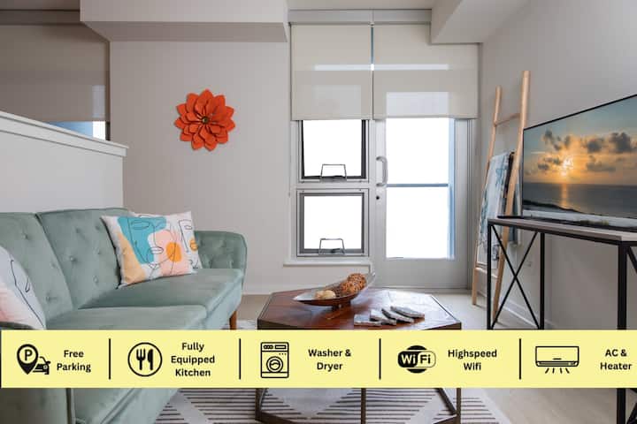 Coastal Luxe | Walk To Pier + Free Parking - Santa Monica, CA