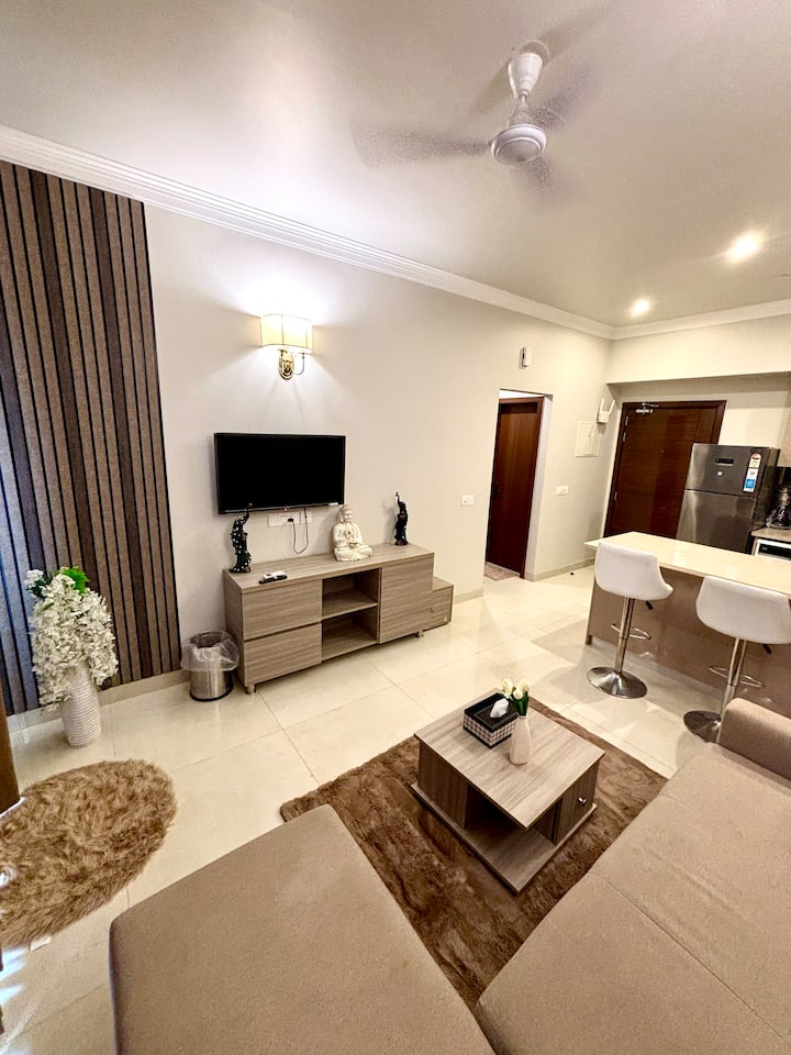 Serene Homes Pool View -Central Park Flower Valley - Sohna