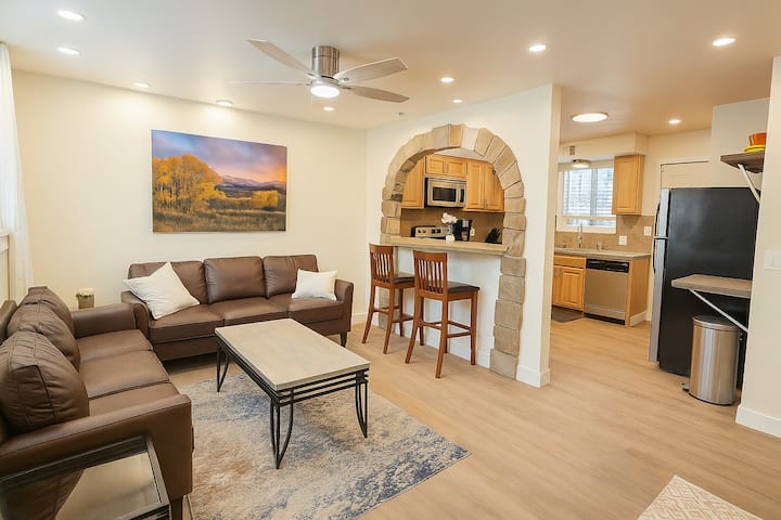 West Campus Peaceful Paradise - Fort Collins, CO