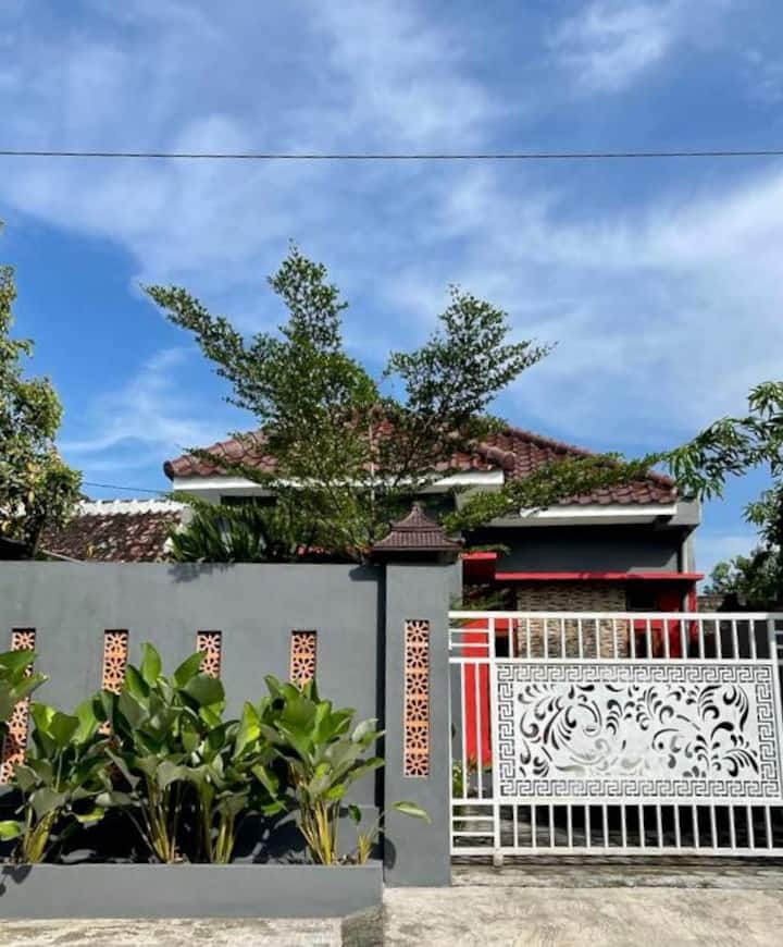 Kartonyono Villa - Ngawi