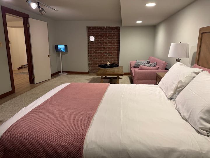 Sweet Lower Level Suite - Waterville, ME