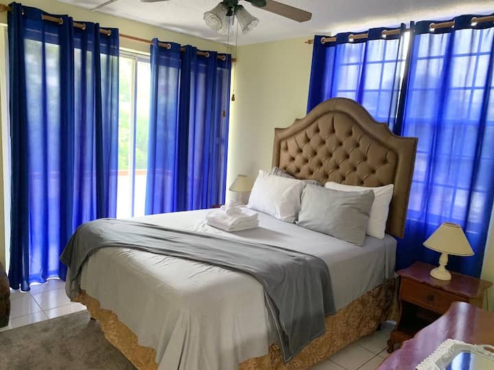 At The Oxford (1bed/1bath 24hr Security) - Kingston, Jamaica