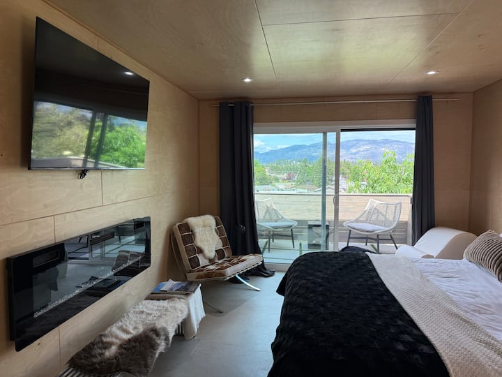 Modern King Retreat-summerland
1 Bedroom - Summerland