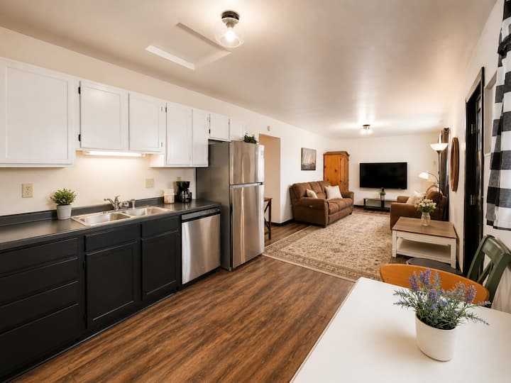 Sun-filled Home: Walk To Downtown & Dining - Rapid City, SD