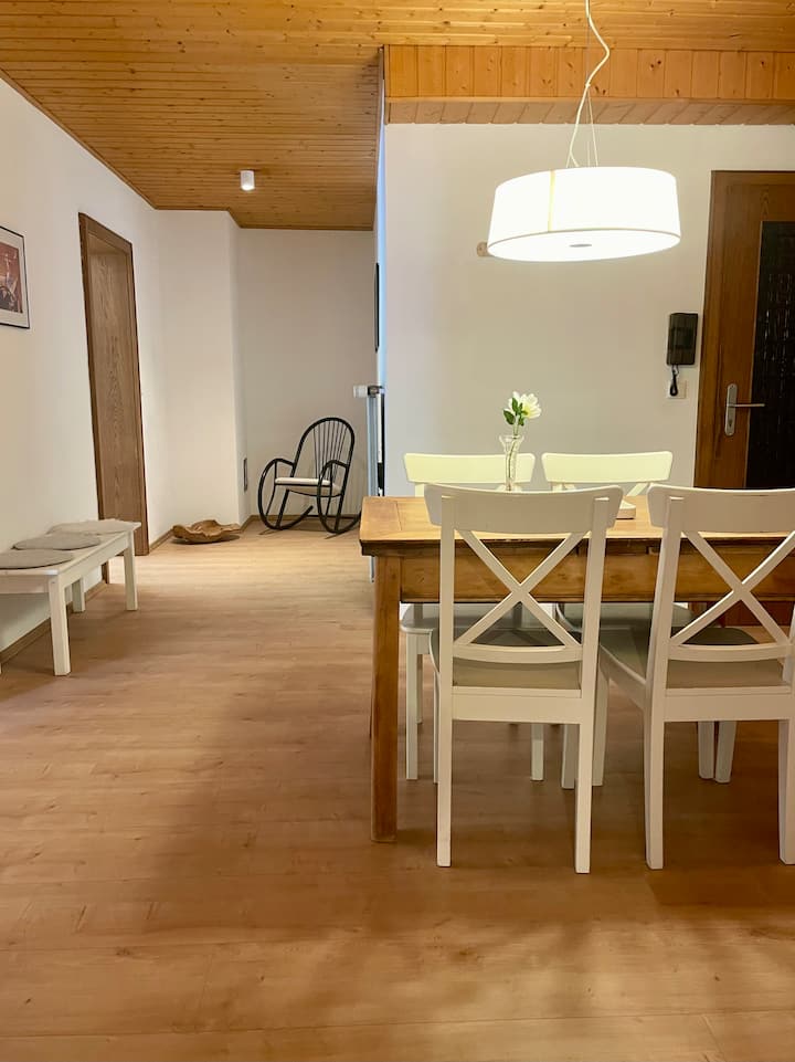 Wohnung Im Landhaus – Mit Terrasse & Bachlauf - Weinheim