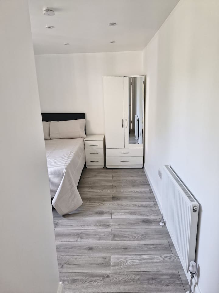 Peaceful Guest House In Kemsley - Sittingbourne
