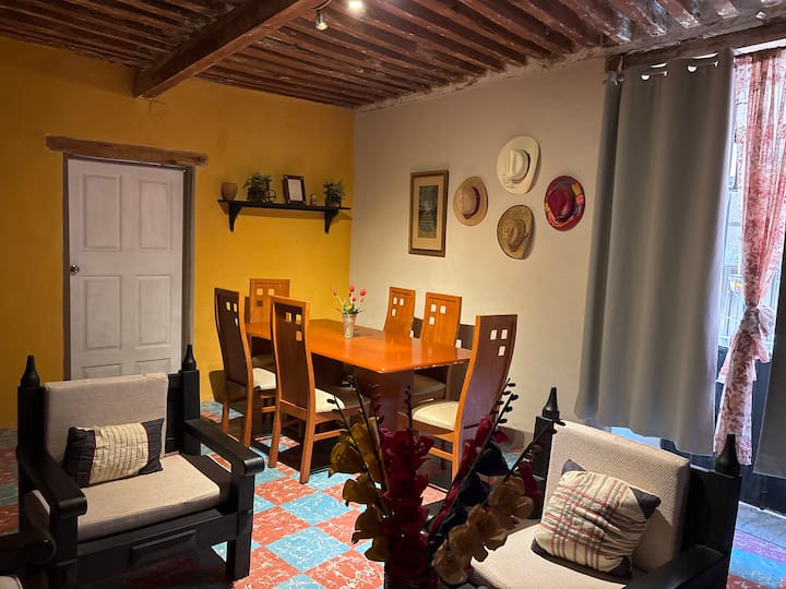 Casa Céntrica E Independiente Cómoda Por Alonso - Guanajuato