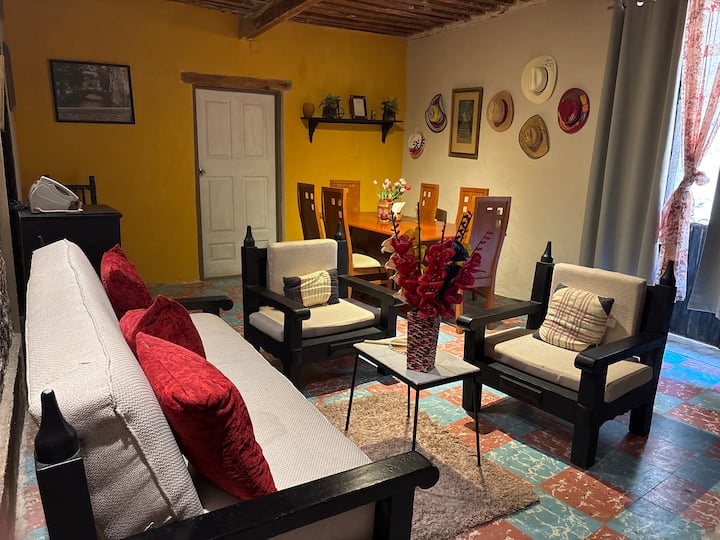 Hermosa Casa Colonial Céntrica Cómoda De 2 A 5 Pax - Guanajuato