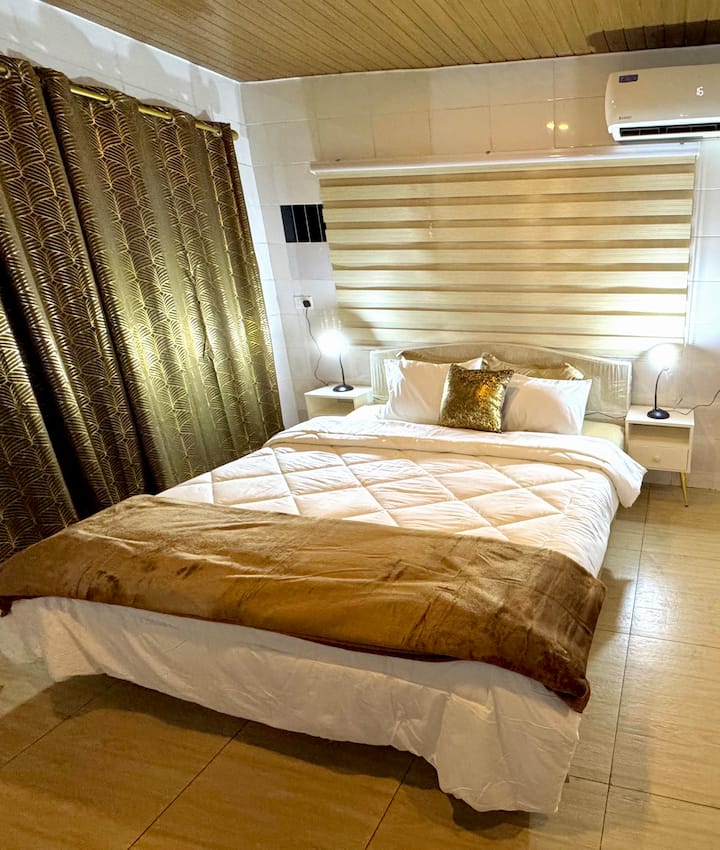 Serene Studio | Gated | Wi-fi | 15 Min Airport - Ghana