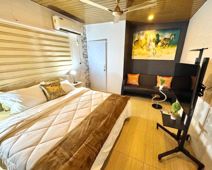 Cozy Gated Studio | Wi-fi | 15 Min Airport Spintex - Ghana