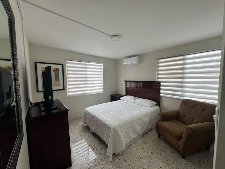 Casa A 3 Min De Fundidora! 6 Habitaciones Con Baño - Monterrey