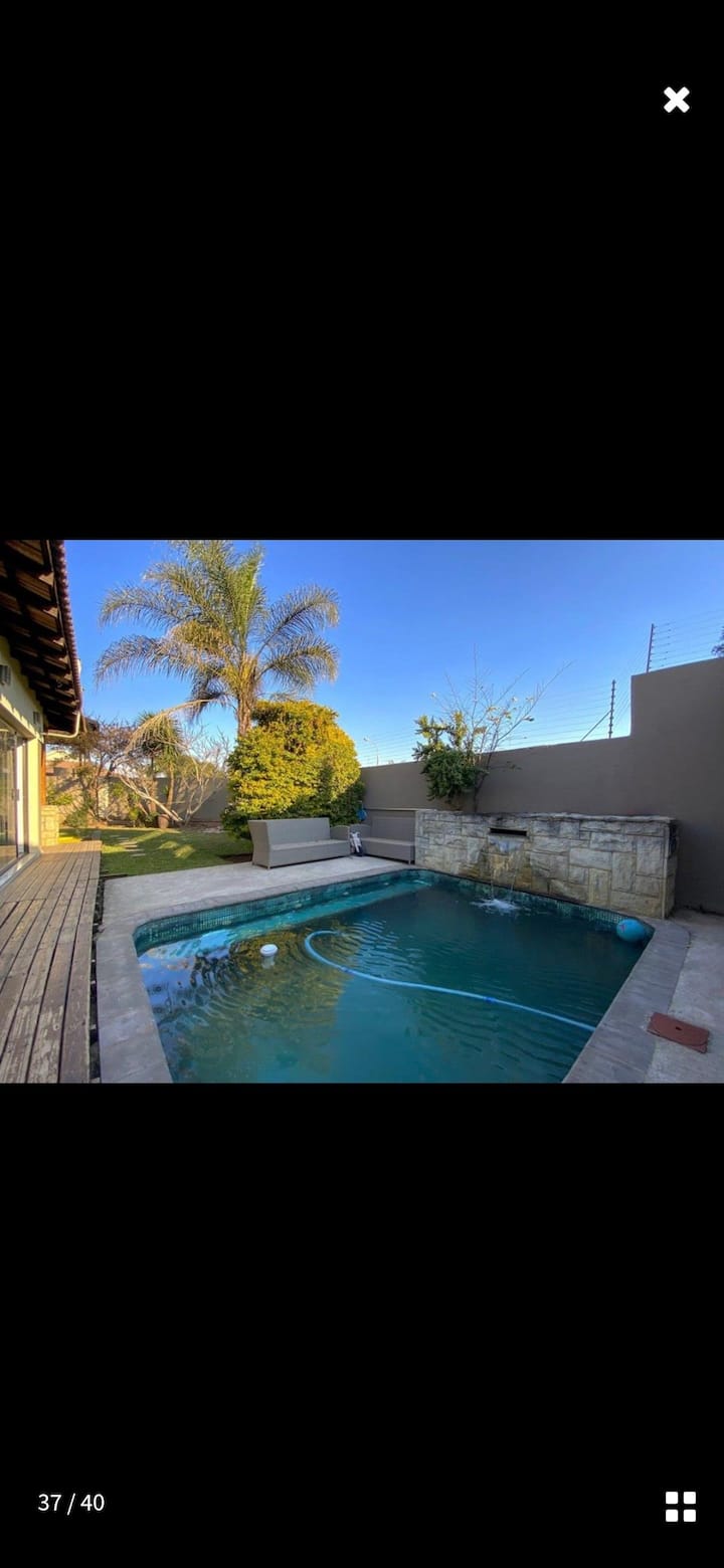 Luxury3 Bed Retreat Jacuzzibath - Kempton Park