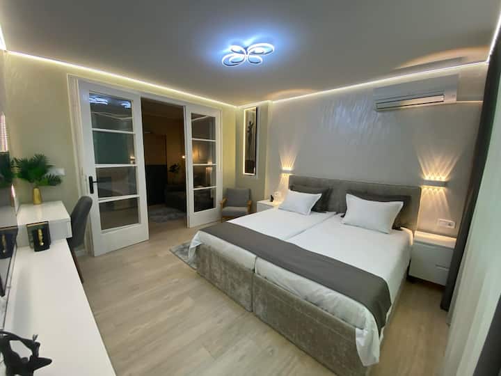 Sea Breeze Apartment, 4 човека, морската градина - Varna