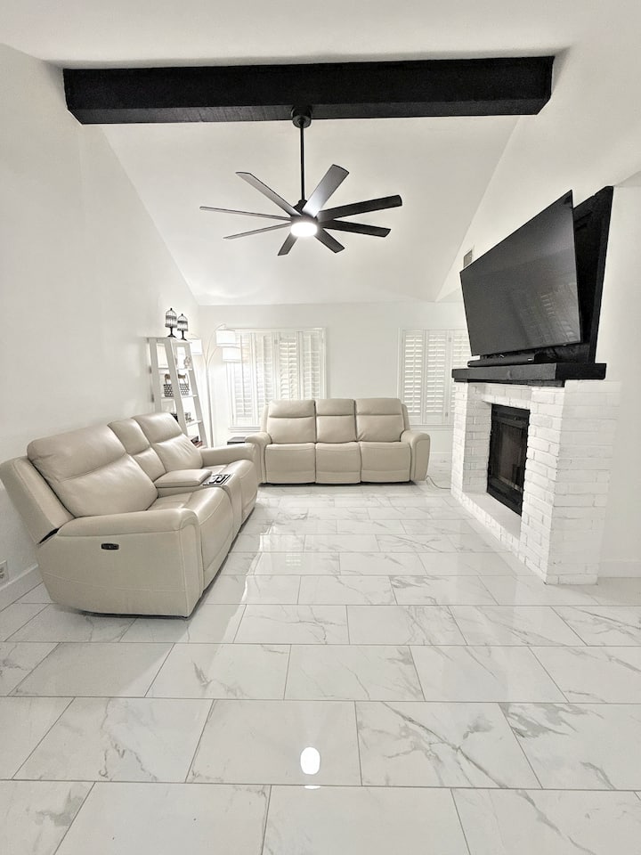 Modern North Laredo Home | Gym | Park | Corner Lot - Laredo, TX
