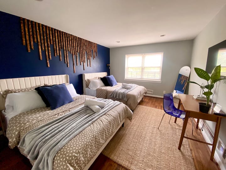 Easy Path & Bus Access- Nyc| Parking Free+deck. - Brooklyn, NY