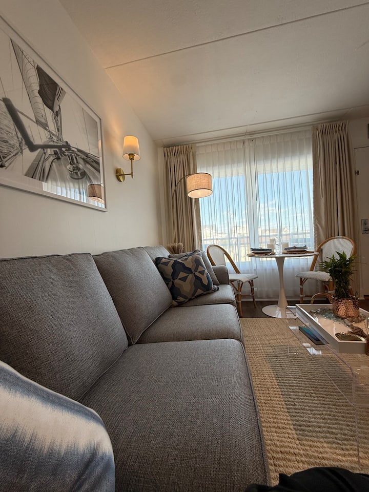 Avalon Beach Retreat
 – Steps To Sand & Downtown - Avalon, NJ