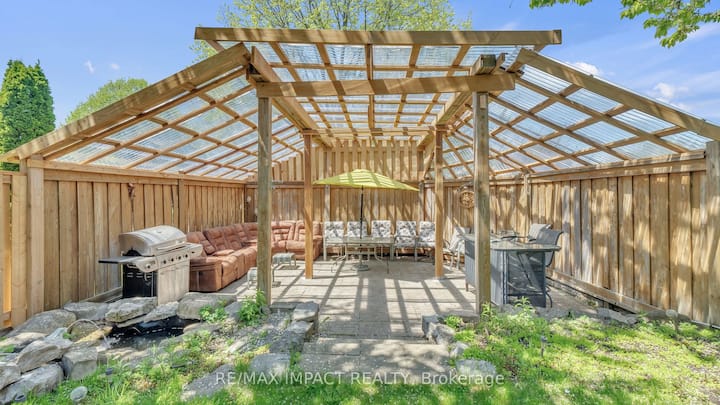 Cozy & Peaceful Home Retreat - Whitby, ON, Canada