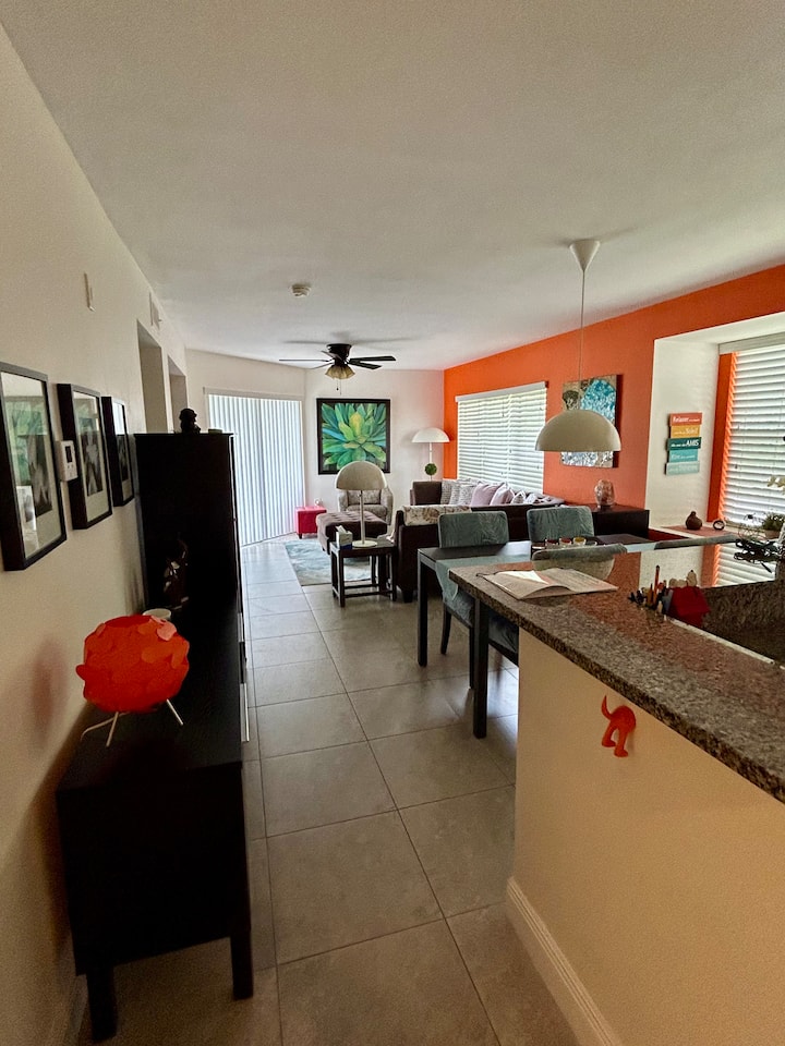 2/2 Condo In Wpb - Sleeps 4, Gated, Pool & Gym - West Palm Beach, FL