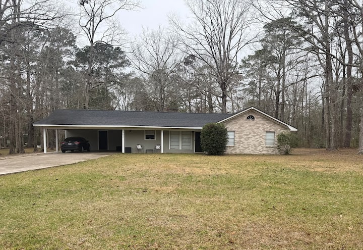 Spacious Private Retreat Near Town & Lake - Jasper, TX