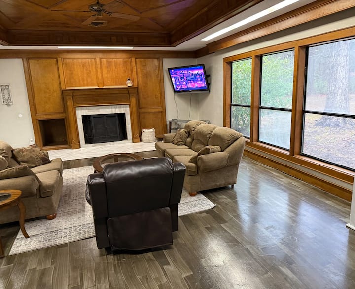 The Welcome Home Cottage - Jasper, TX