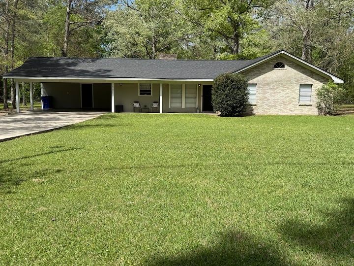 Spacious Private Retreat Near Town & Lake - Jasper, TX