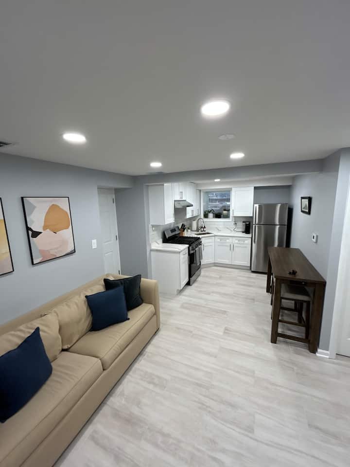 Cozy Chicago Stay | Private Entry + Free Parking - Sheridan Park - Chicago
