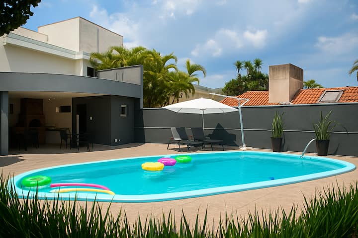 Casa C/ Piscina E 4 Suítes - Cotia