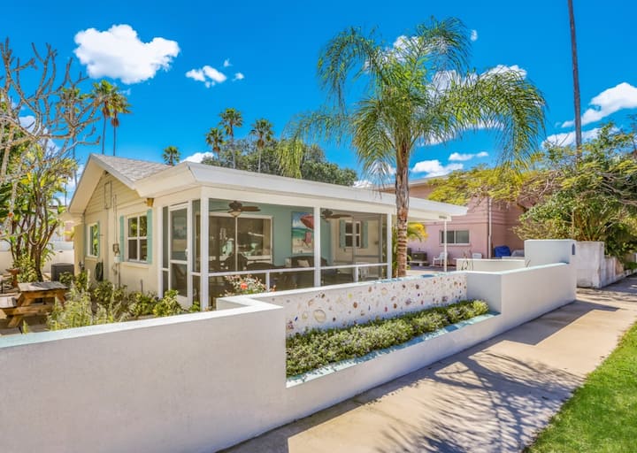 Mermaid’s Purse~private Pool! 40 Steps To Beach! - Anna Maria, FL