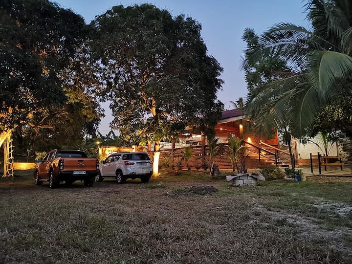 Camp Louie Guest House - San Remigio