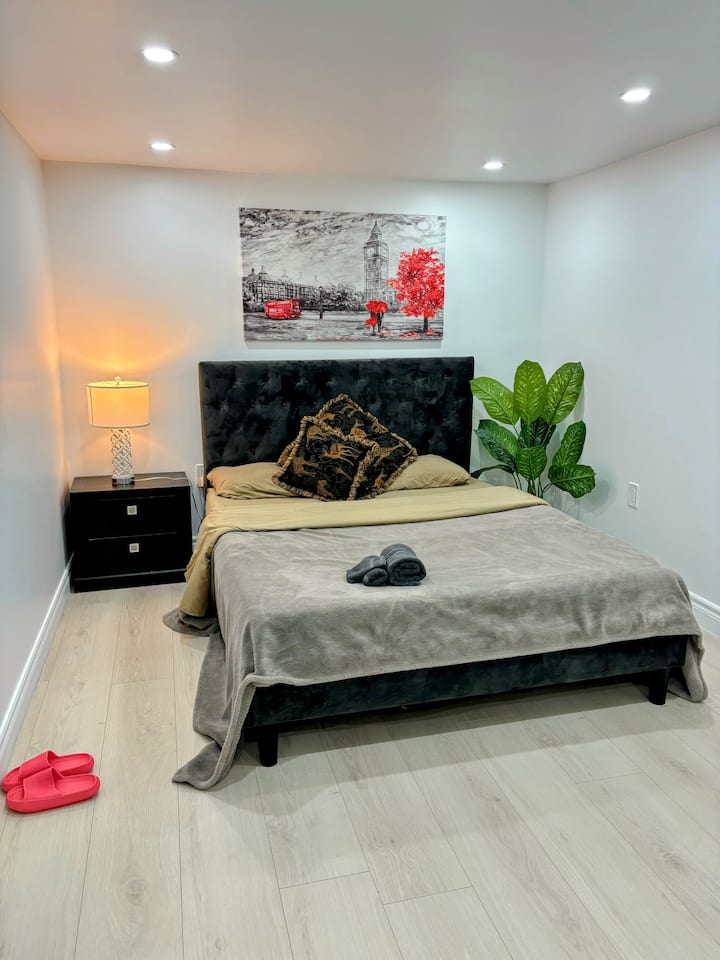Entire 2 Bdrm-2 Qn Beds-kitchen-living Room - Oakville
