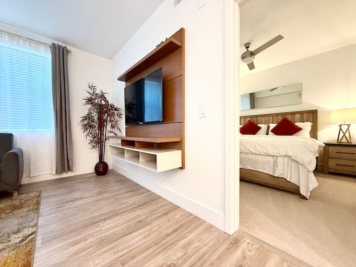 Irvine/newport Beach Uci Brand New 1b1b King Bed - Santa Ana, CA