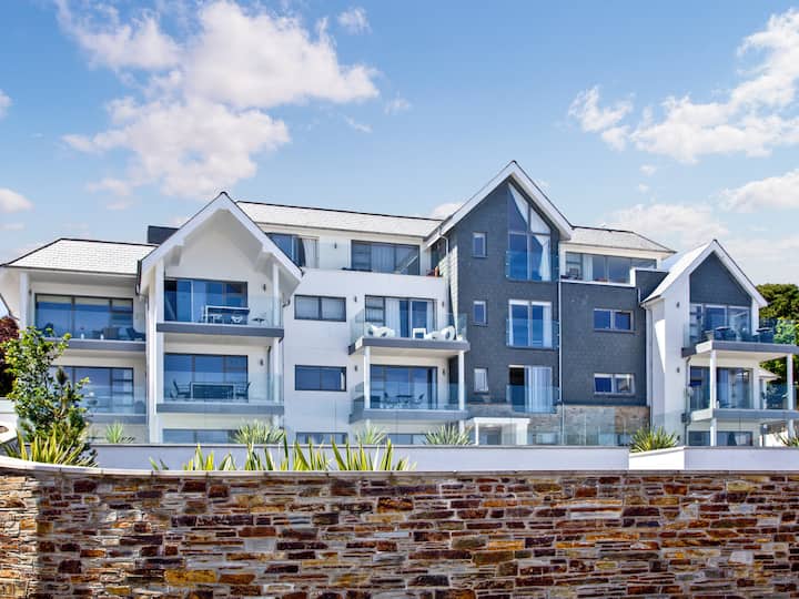 White Crest - St Ives