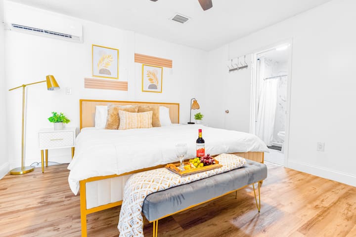King/4ppl/wifi/w&d/patio/bbq/free W&d & Parking - Miami