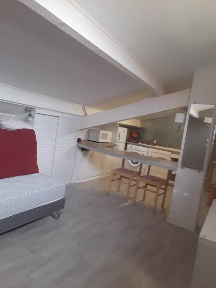 Studio Climatisé Avec Terrasse - Draguignan