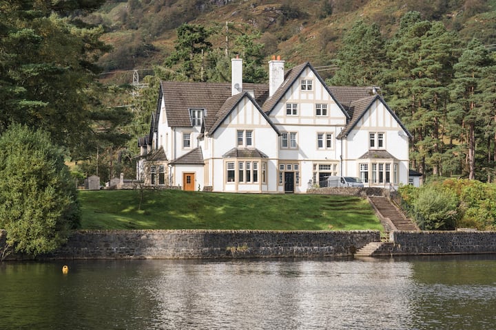 Luxury Family Home On The Loch - Loch Lomond