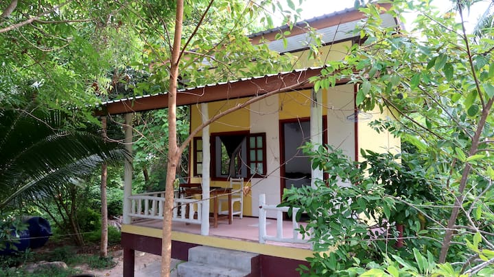 Yellow Jungle House - 팡안 섬